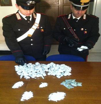 In auto sotto effetto di droga, | provocano un incidente