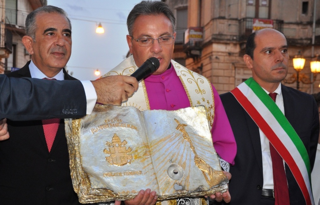 Paternò, giorni di fede nel segno | delle reliquie di Giovanni Paolo II