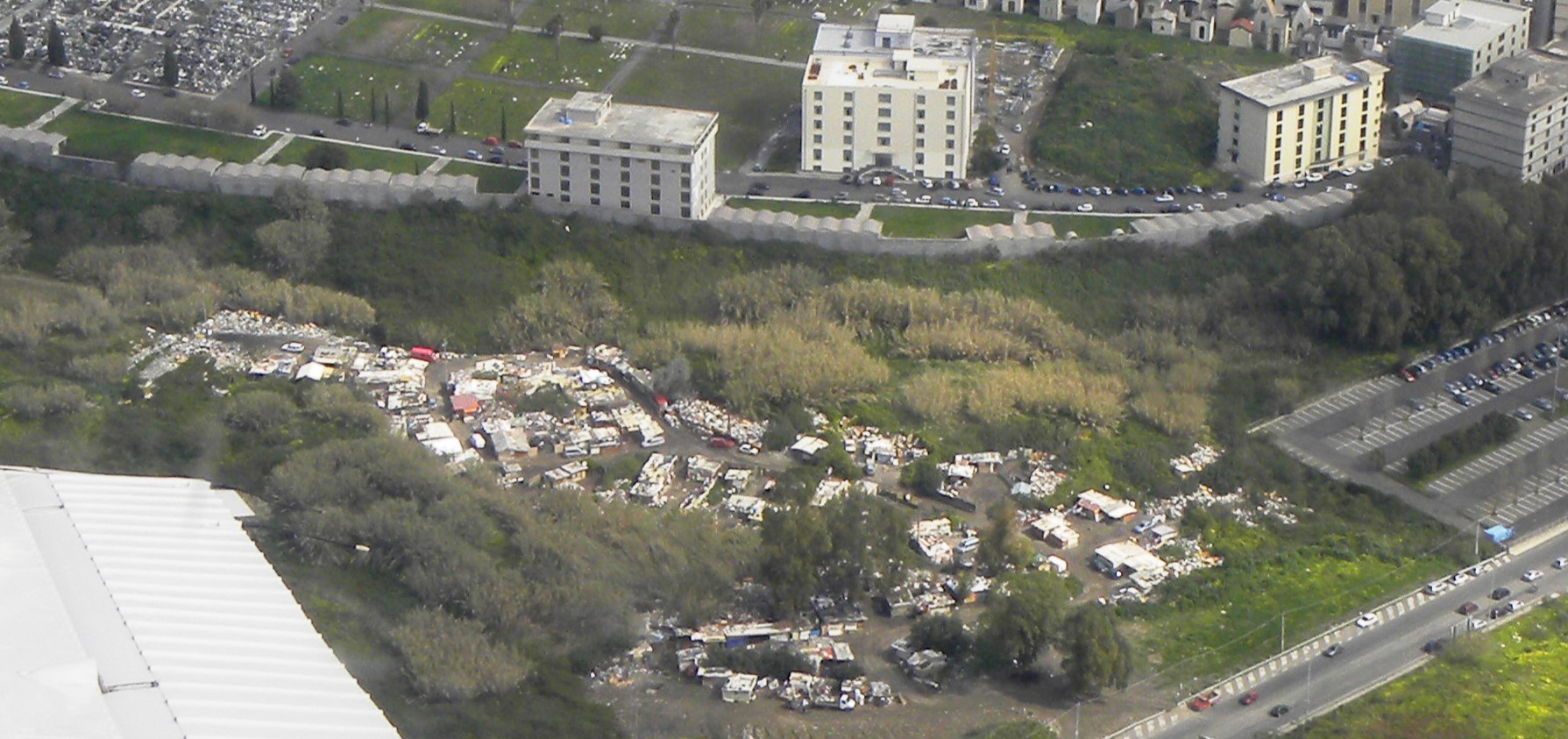 Campo rom grande come una città |Reportage tra le favelas di Catania