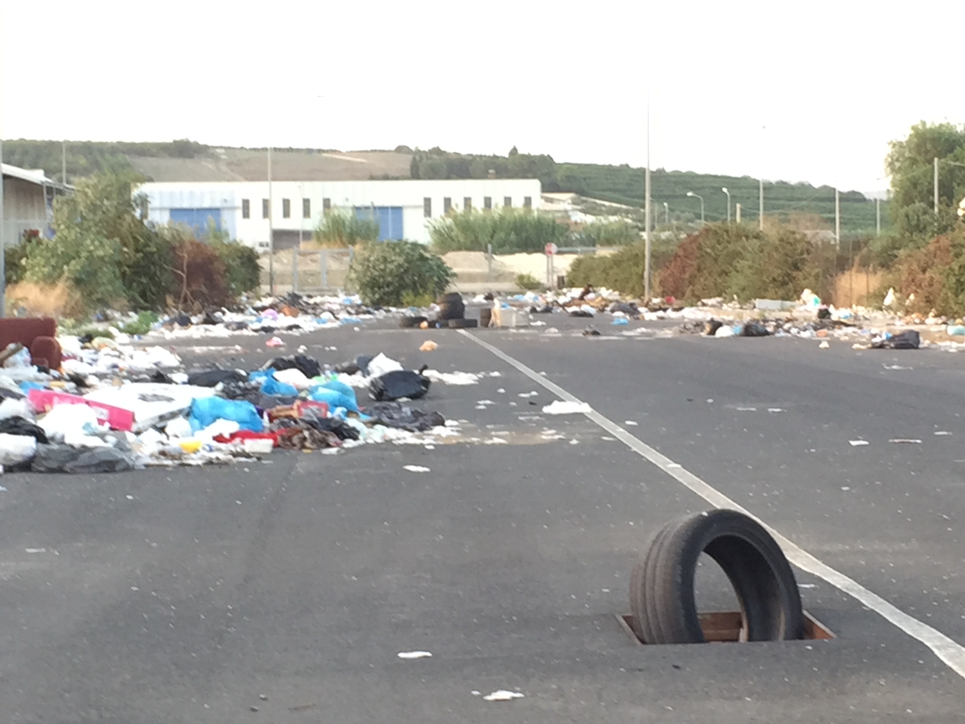 Scordia, il centro rifiuti riapre |"Intervenire per le microdiscariche ...