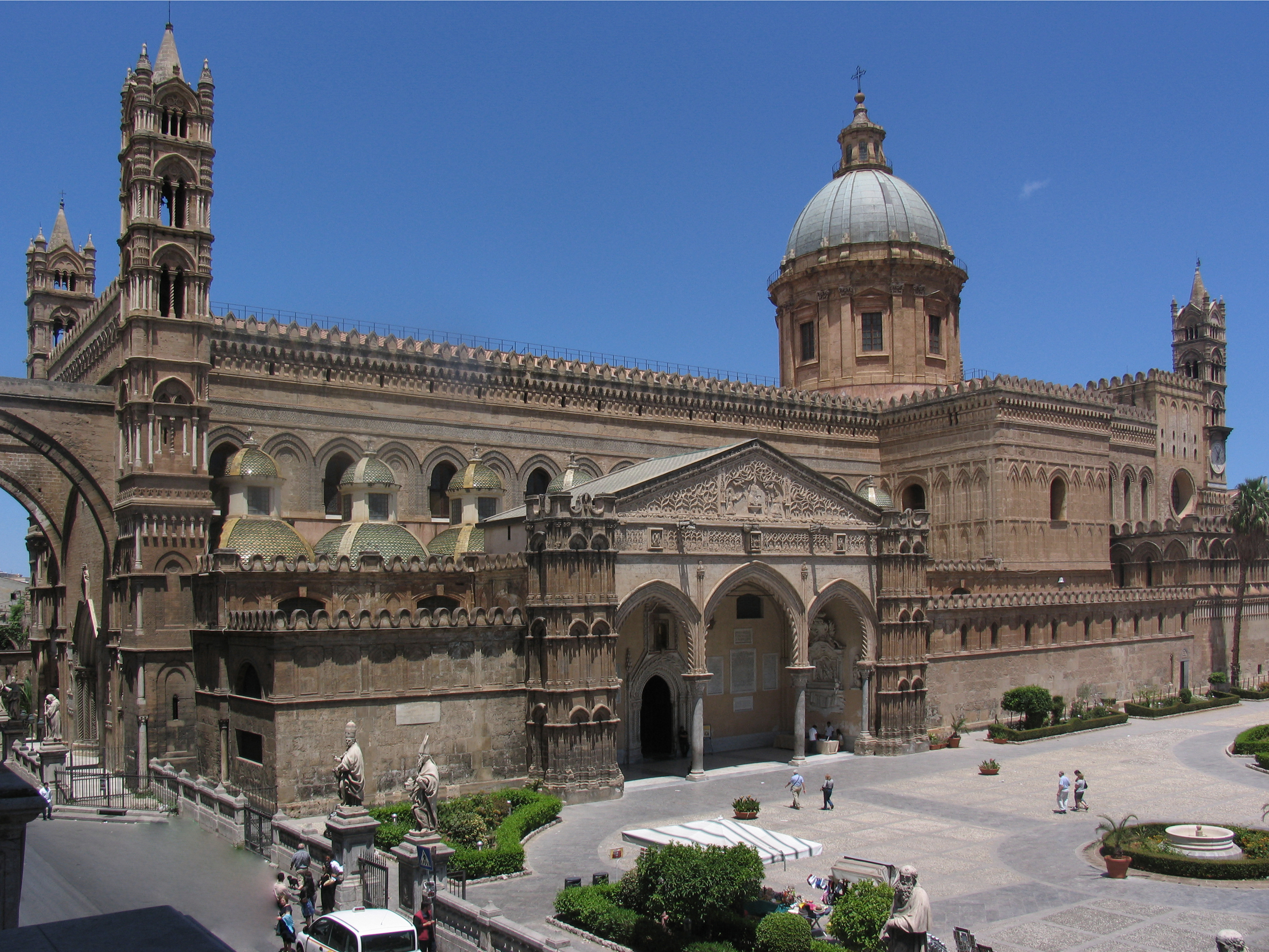 Palermo, nuova luce per i monumenti del percorso Unesco arabo-normanno