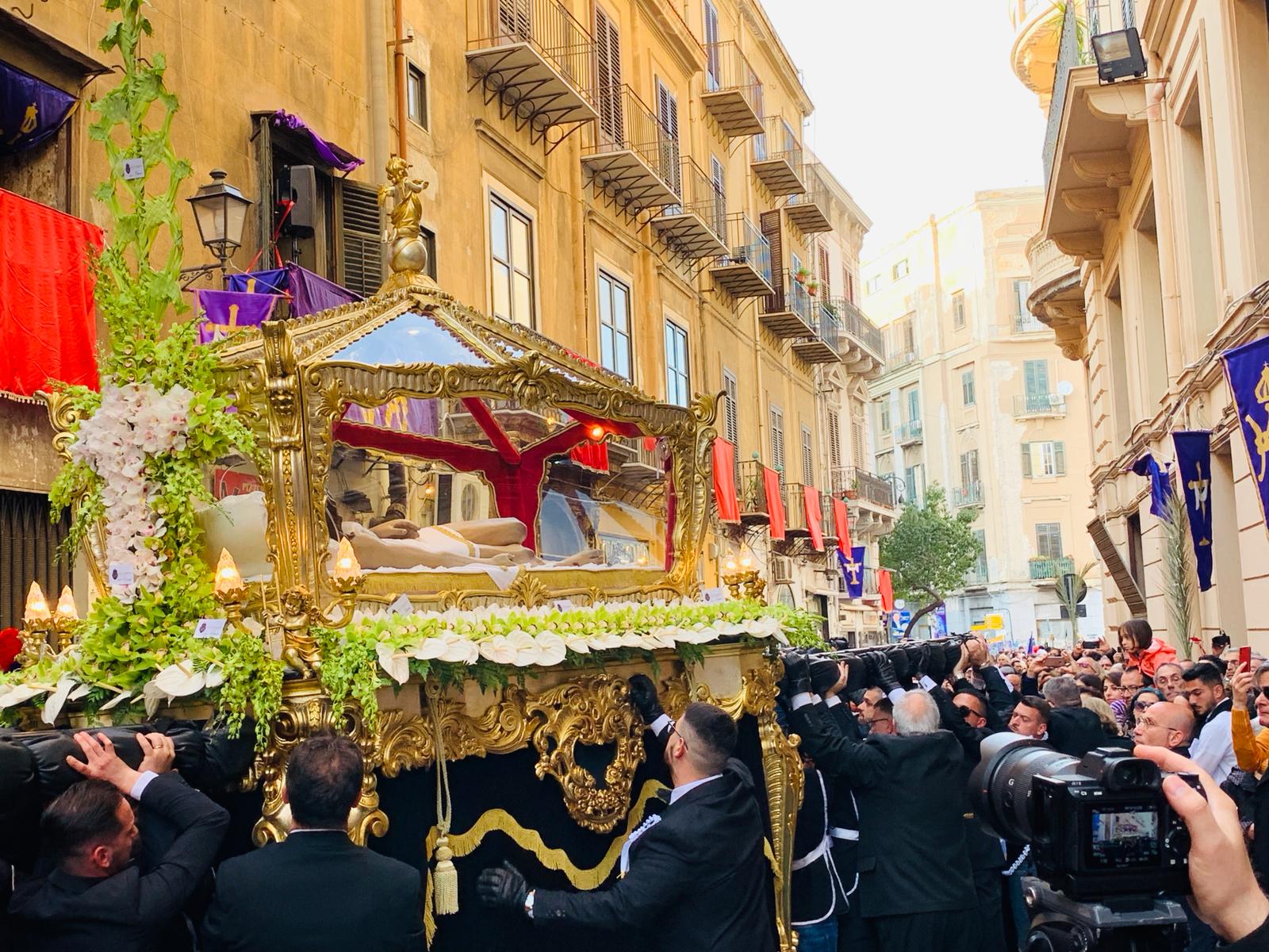 Sicilia, al via le processioni, ma niente fuochi d'artificio: quando si ...
