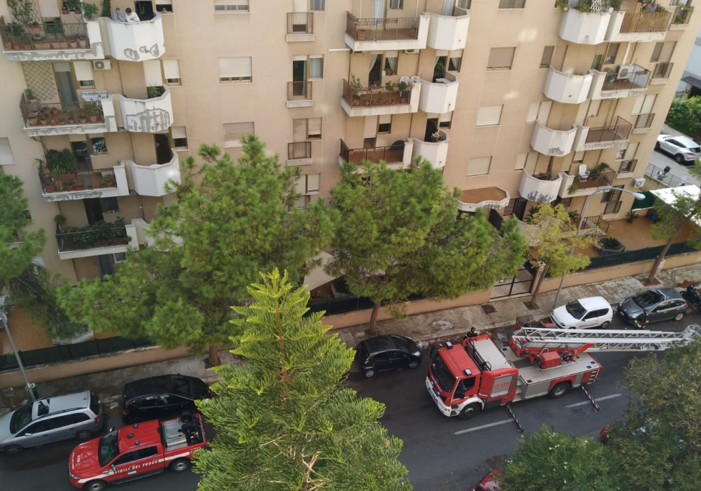 Barricato in casa scatena il caos: dopo la paura l'allarme è rientrato