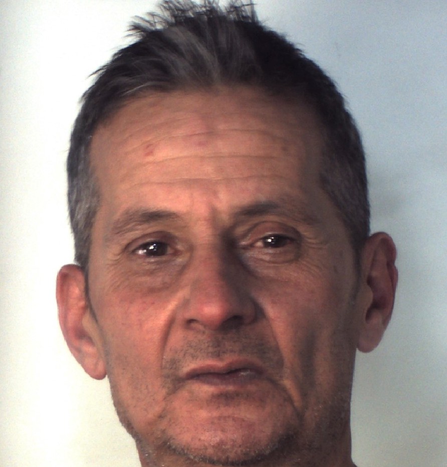 Litiga con la moglie e si scaglia contro i carabinieri: arrestato