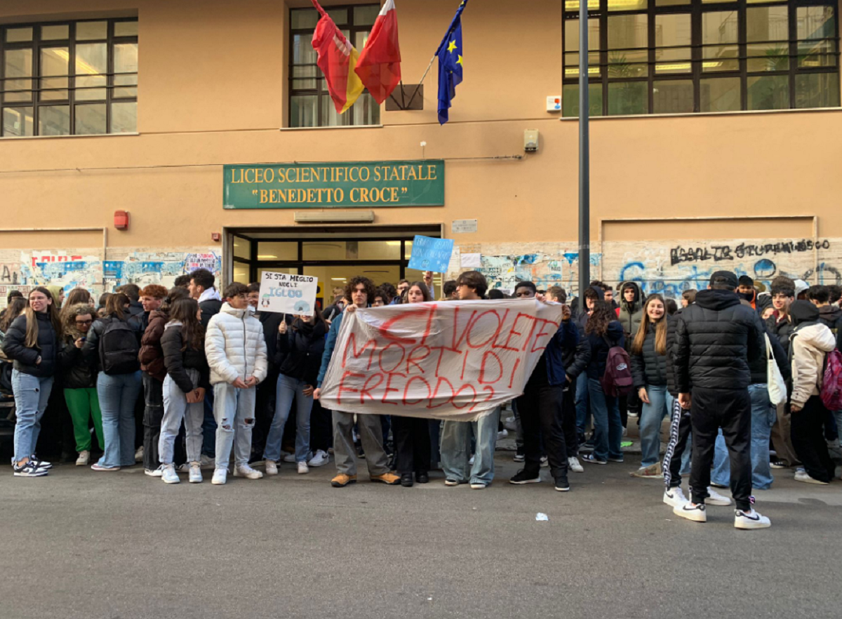 Palermo, mancano i riscaldamenti: protesta al Benedetto Croce