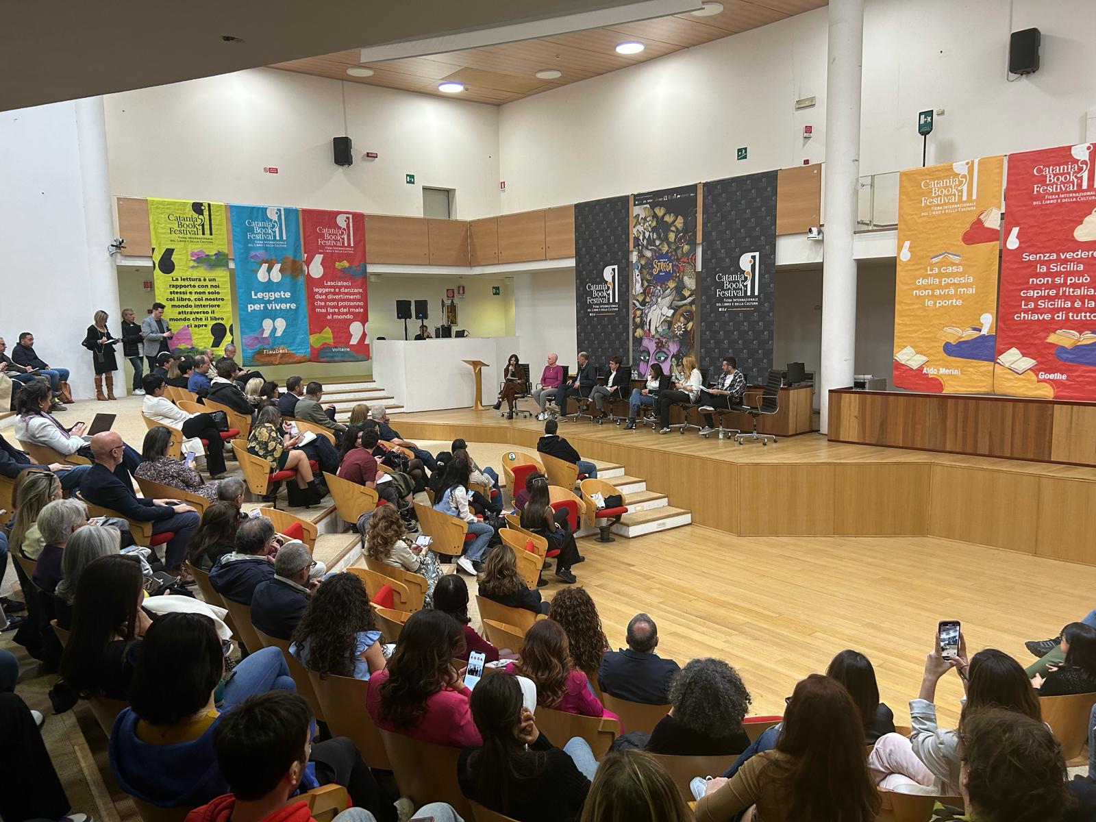 Catania, ai Benedettini record di presenze per il “premio Strega”