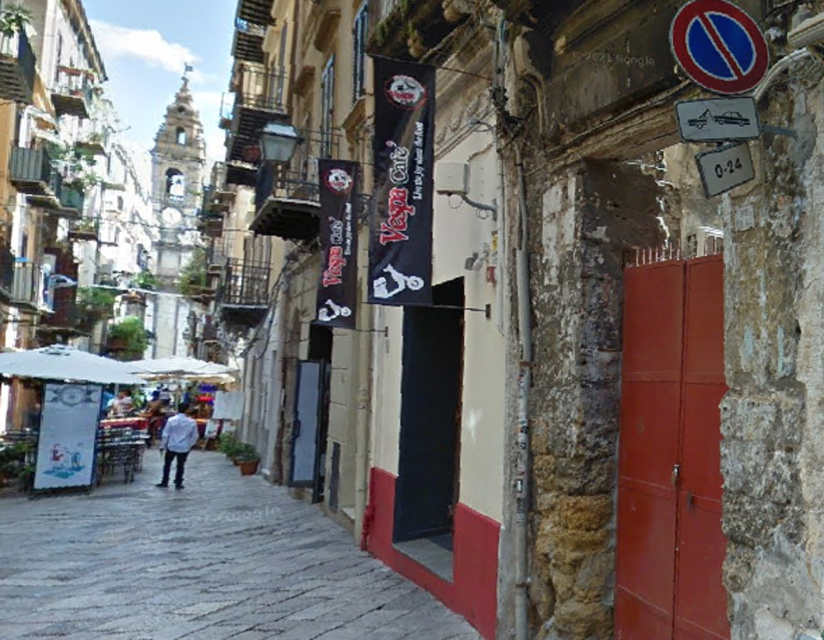 Palermo, "c'era una discoteca abusiva": sequestrato il Vespa Cafè