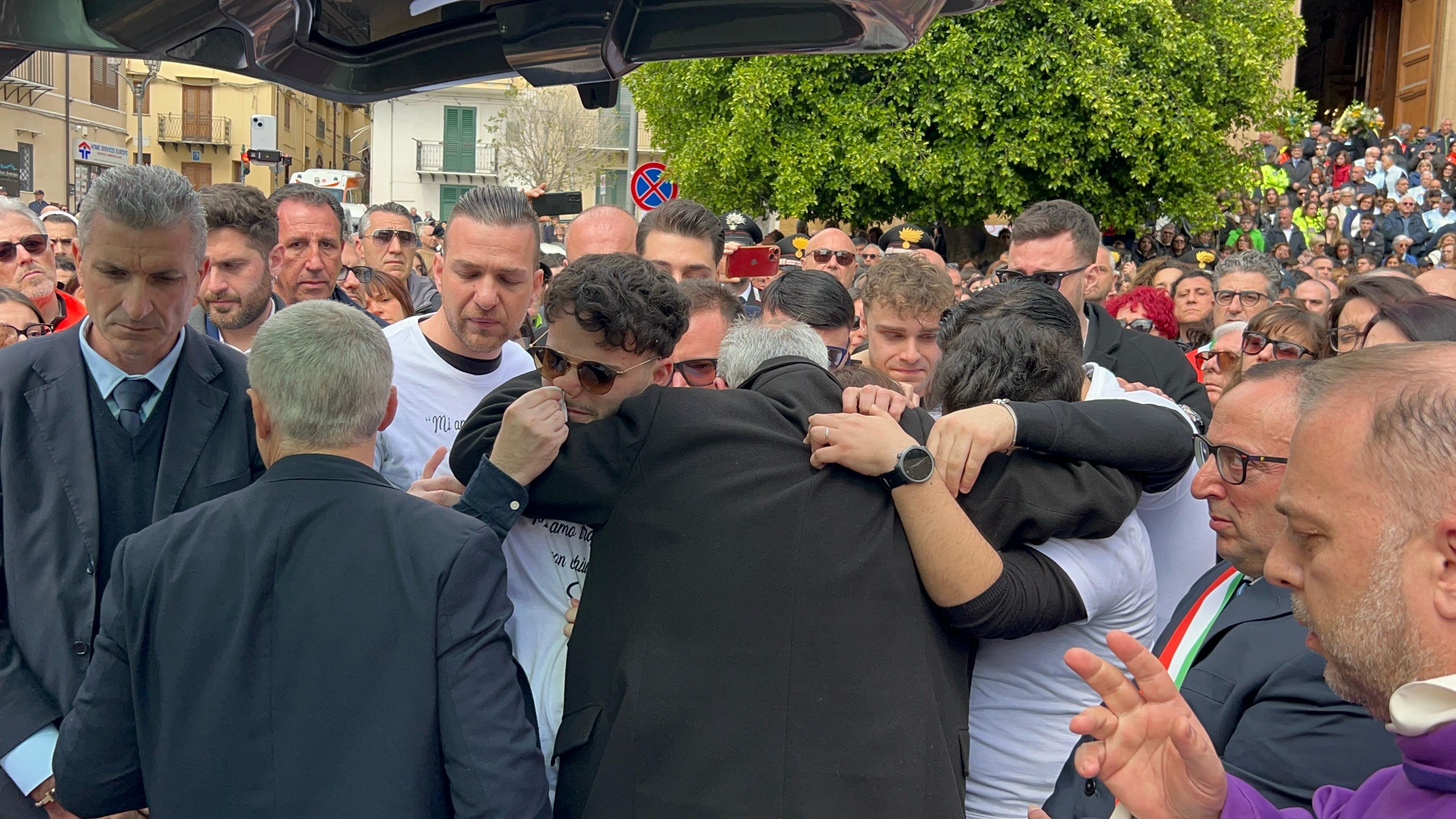 I funerali di Sara Campanella LA DIRETTA