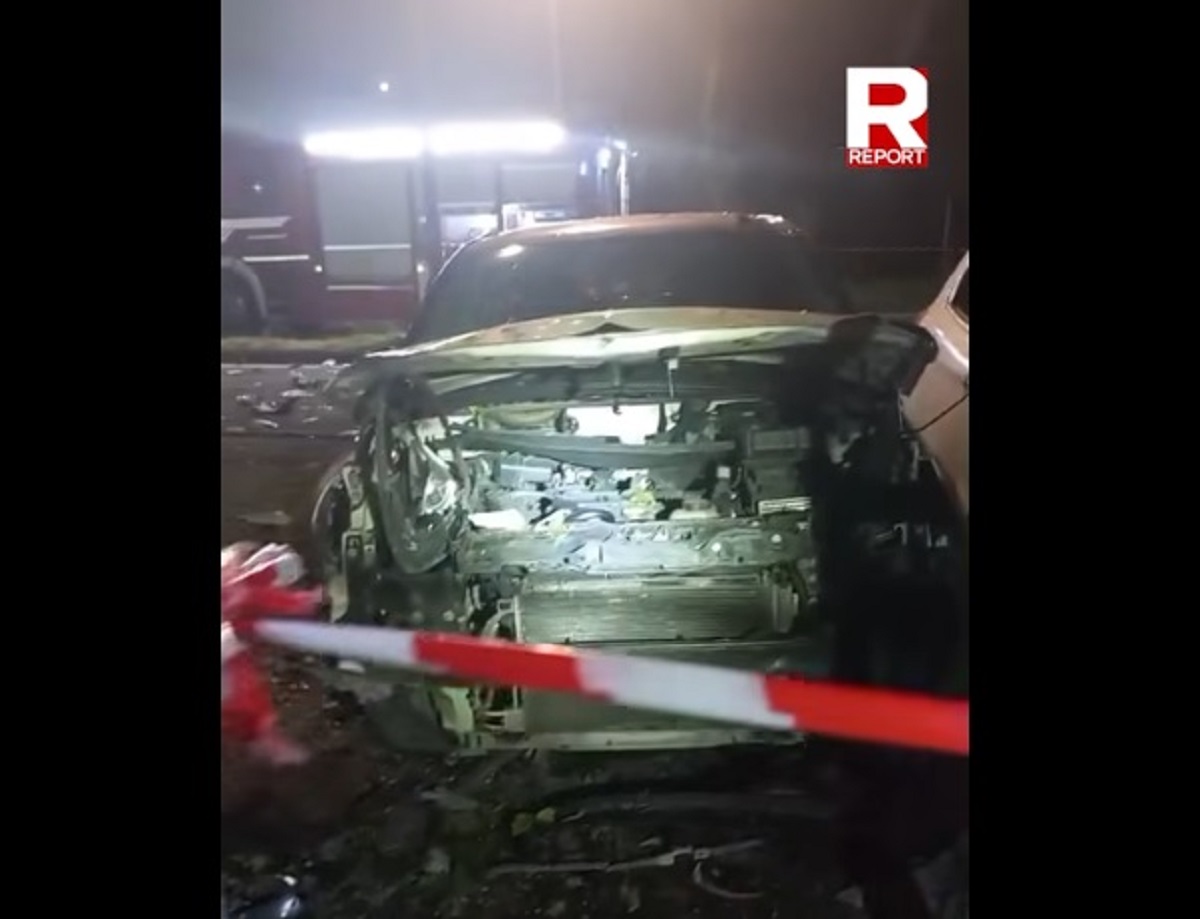Bomba esplode sotto l'auto di Sigfrido Ranucci, "poteva uccidere"